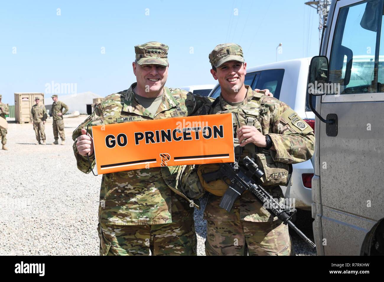 Qayyarah airfield west hi-res stock photography and images - Alamy