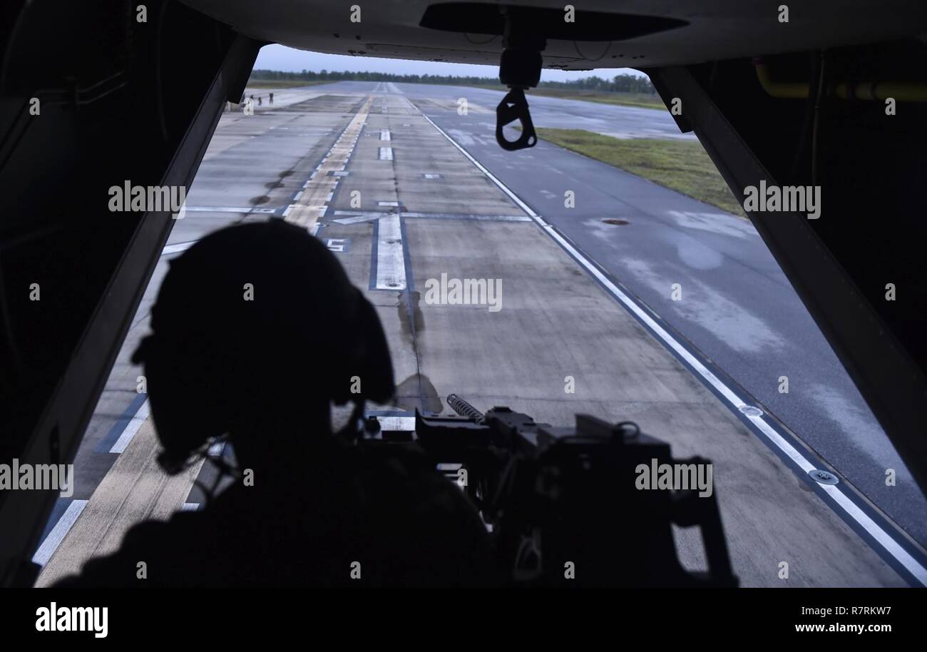 A CV-22 Osprey landed on the Landing Helicopter Deck at Duke Field, for ...