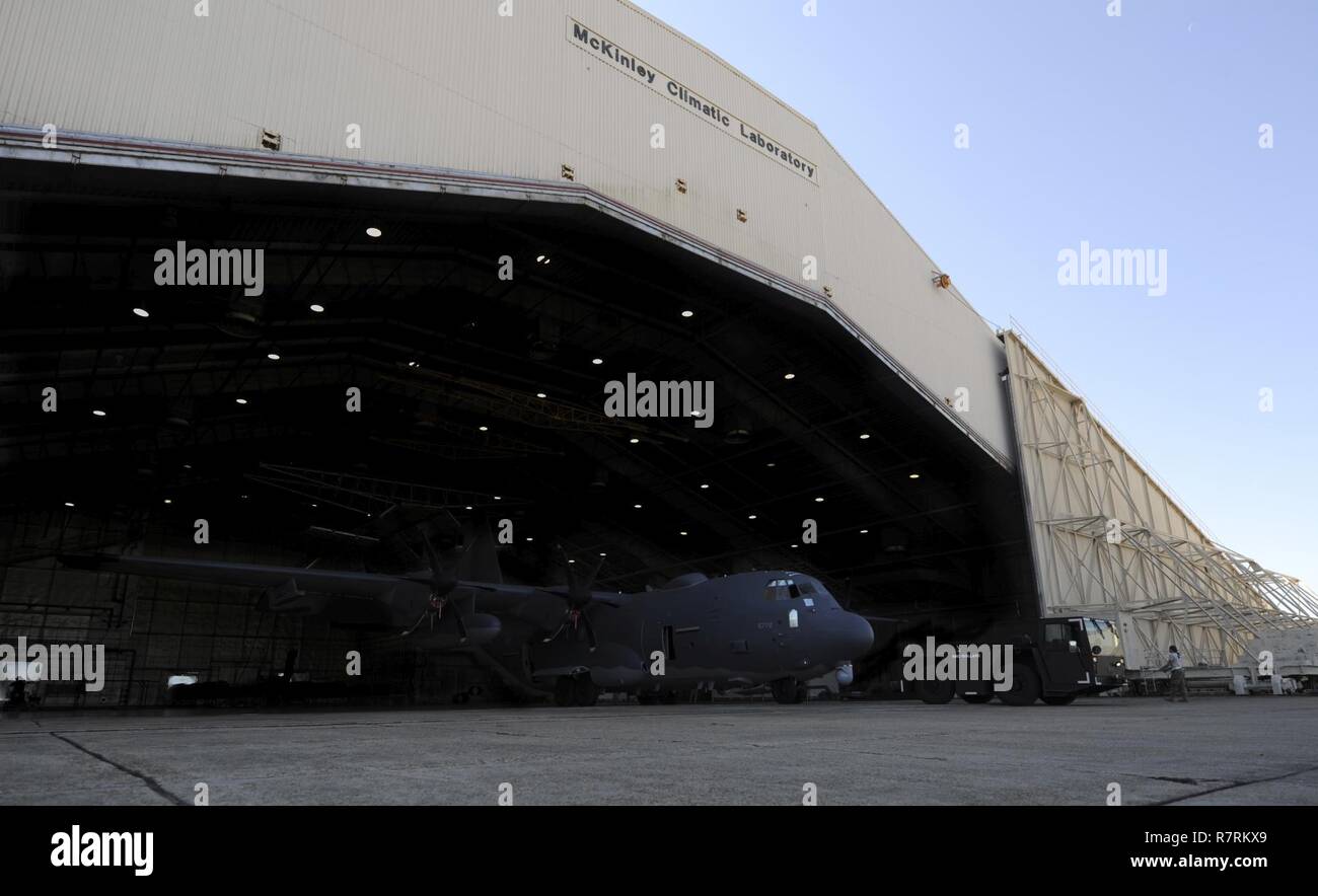 Air Commandos from the 1st Special Operations Aircraft Maintenance ...