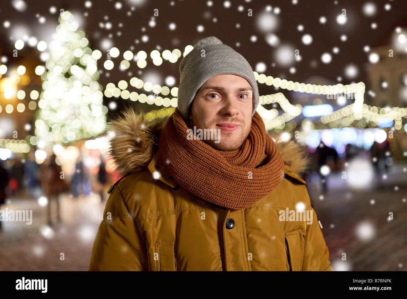 Man in evening clothes hi-res stock photography and images - Alamy
