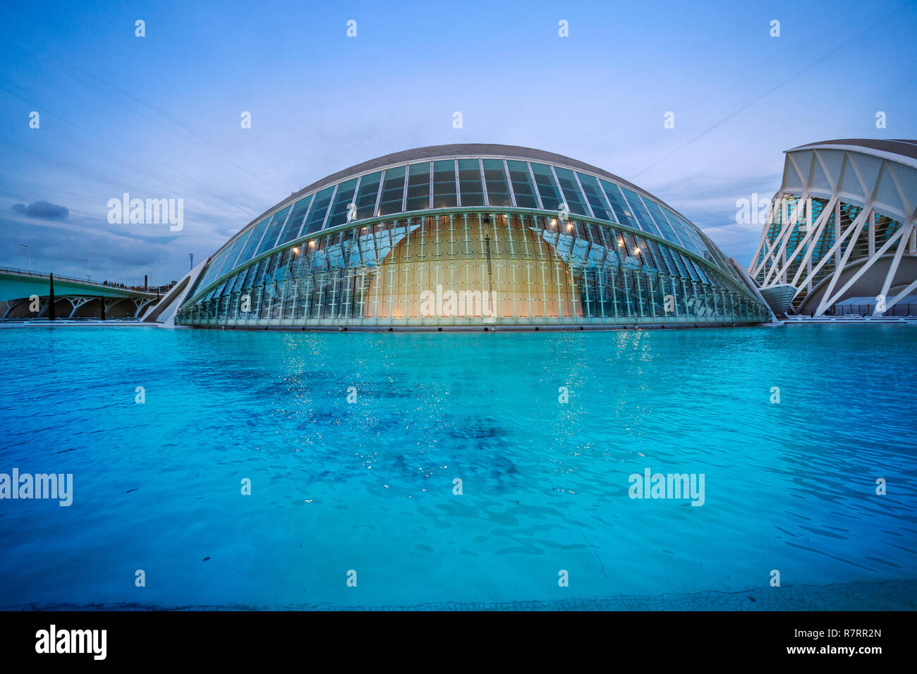 Hemisferic and Principe Felipe Science Museum. City of Arts and ...