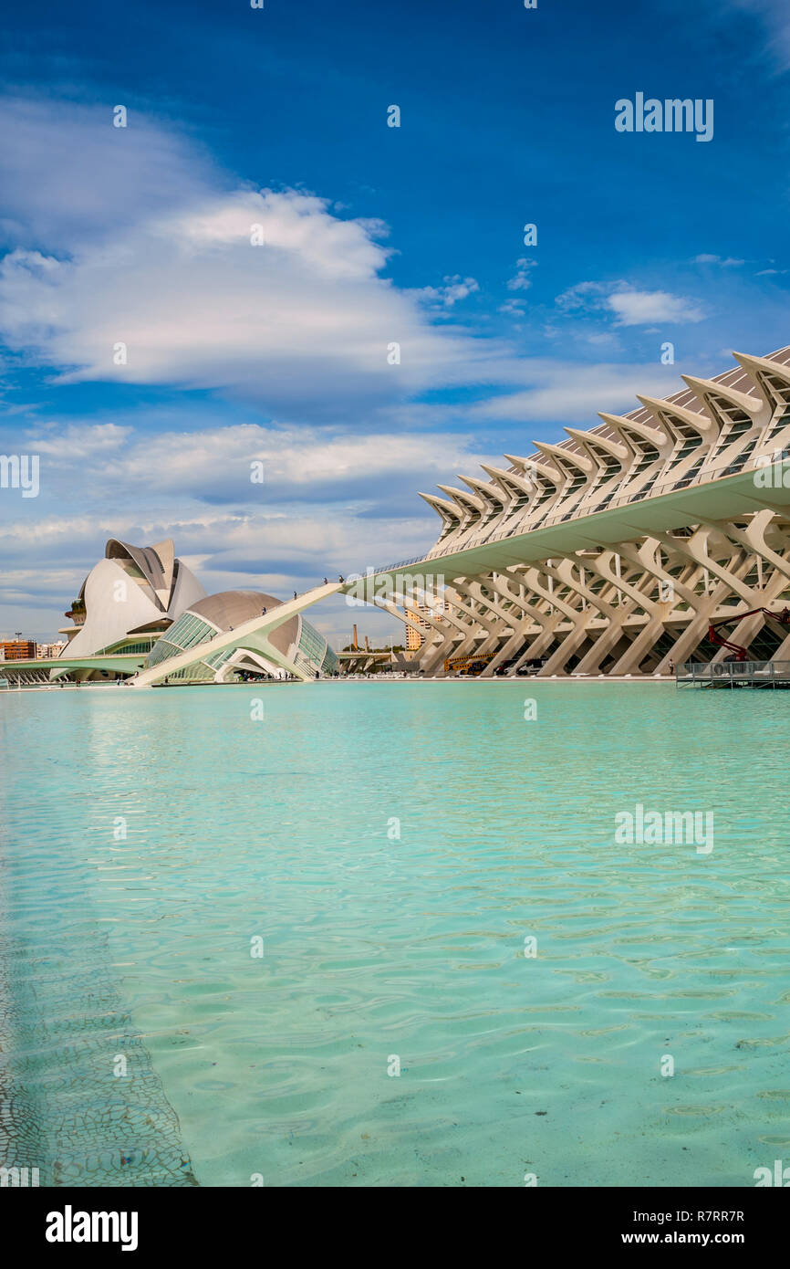 Principe Felipe Science Museum, Hemisferic and Queen Sofia Arts Palace ...