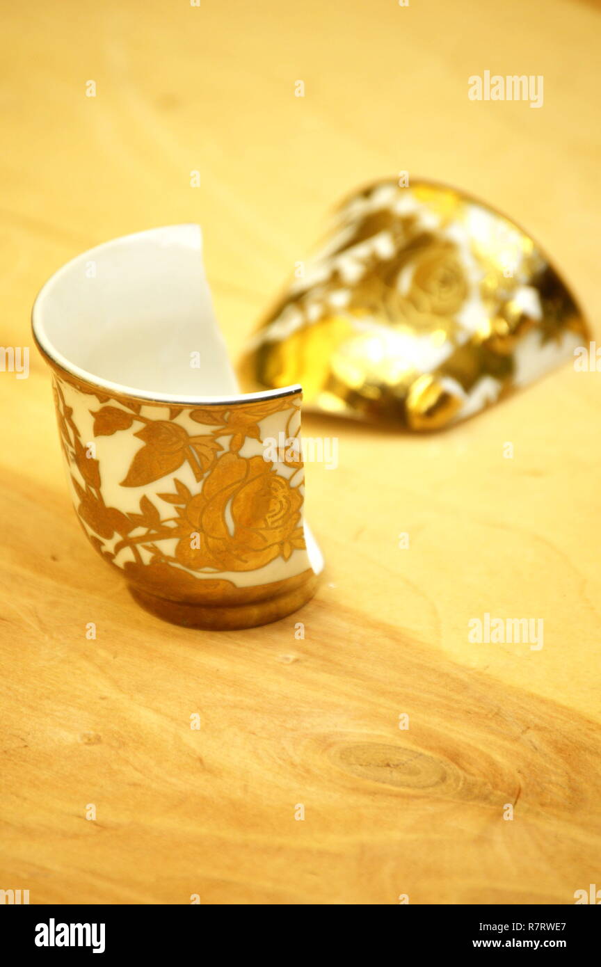 Bits of broken glass hi-res stock photography and images - Alamy