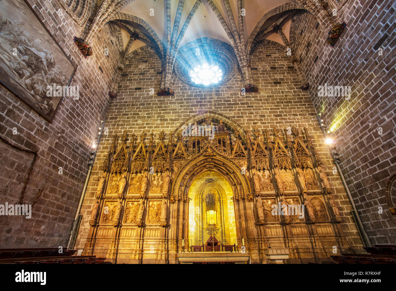 Valencia cathedral chalice hi-res stock photography and images - Alamy