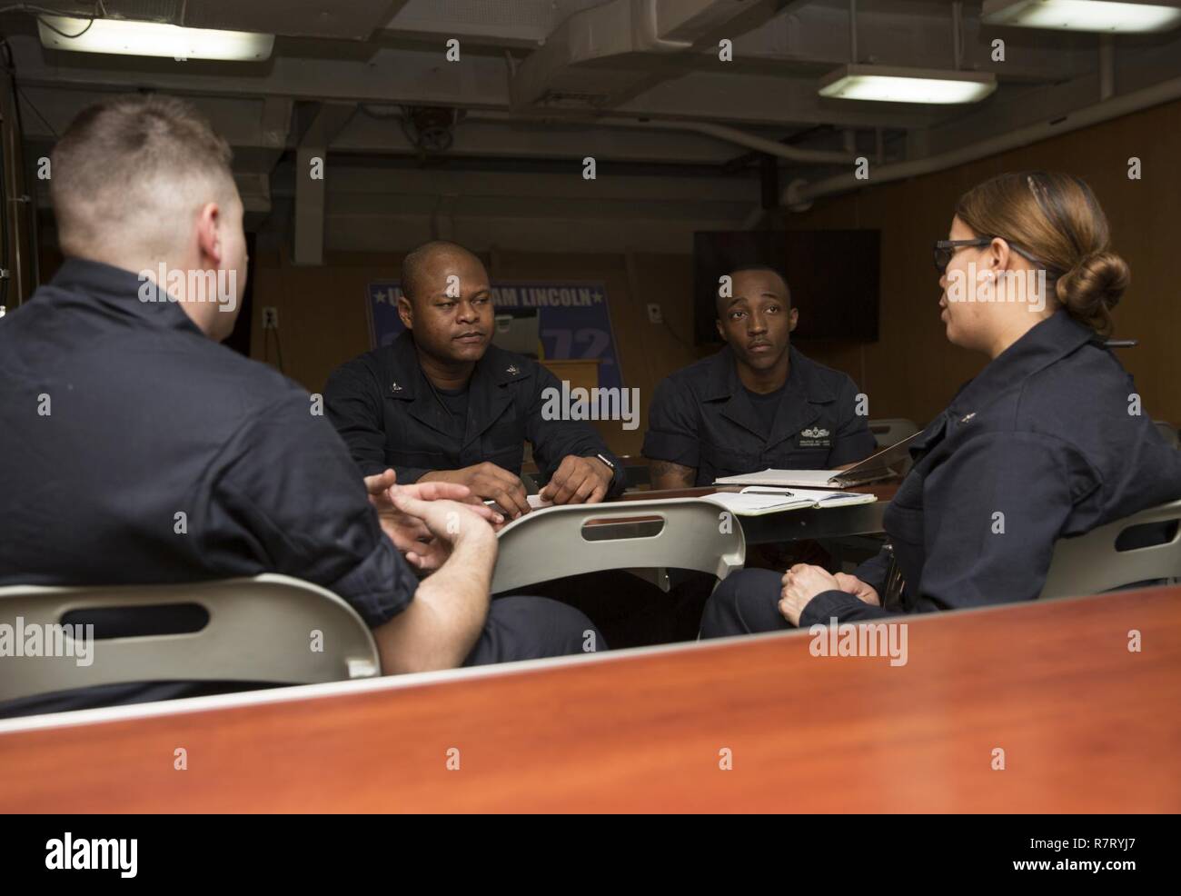 Uss fort lauderdale hi-res stock photography and images - Alamy