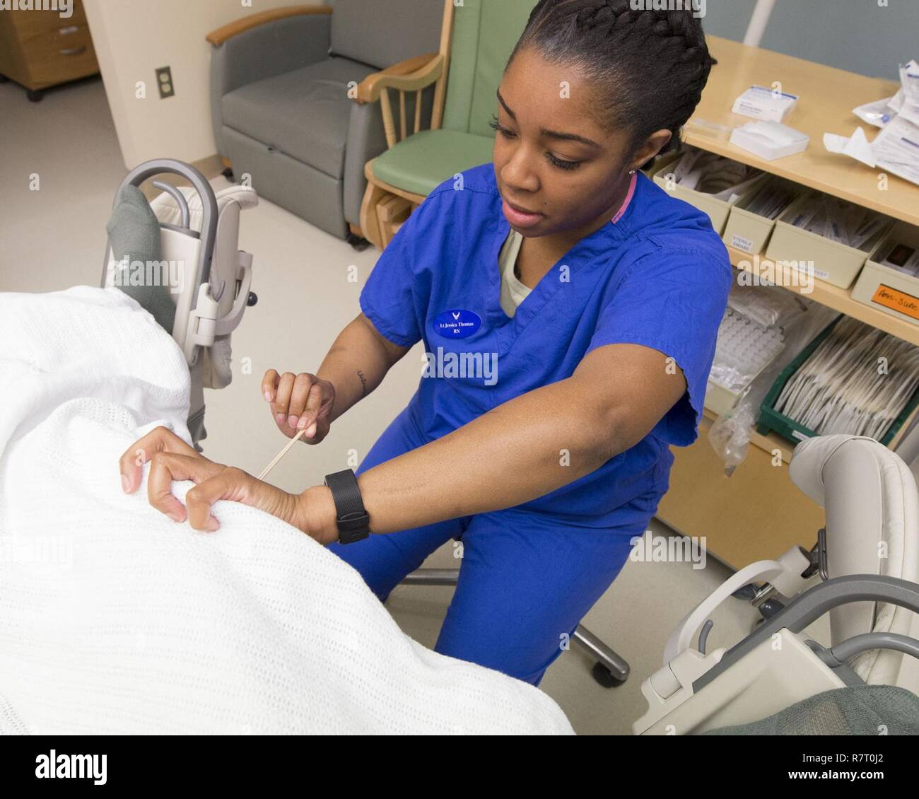 U.S. Air Force 1st Lt. Jessica Thomas, 88th Inpatient Operations ...