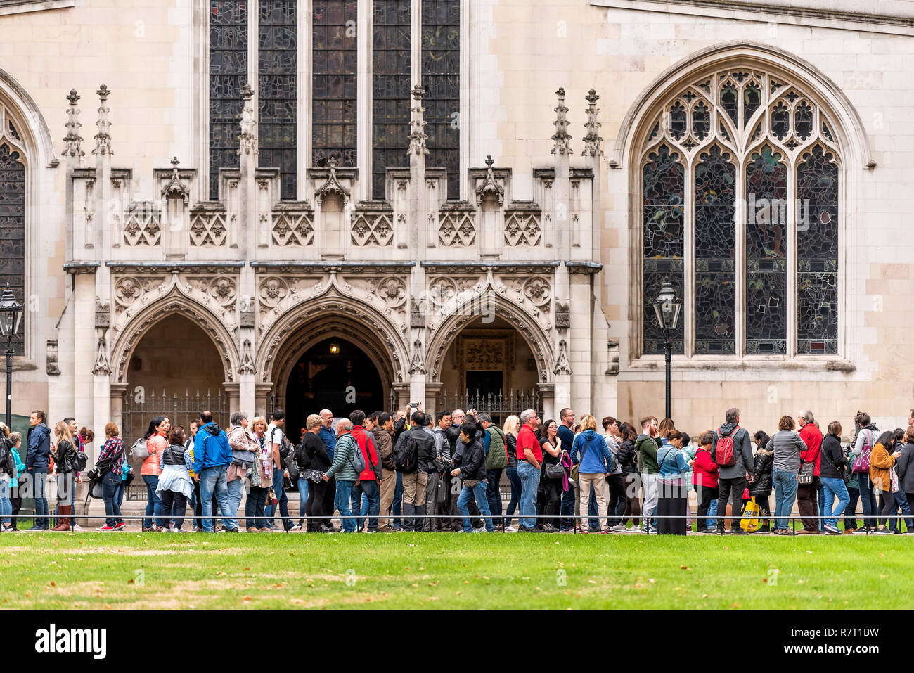 Crowd people standing in church hi-res stock photography and images - Alamy