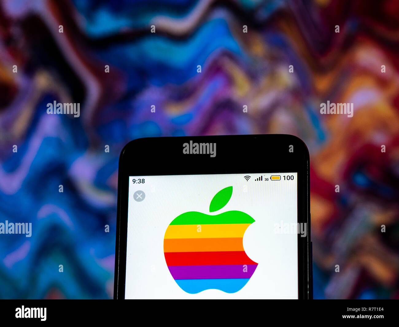 Apple Technology company logo seen displayed on smart phone Stock Photo ...