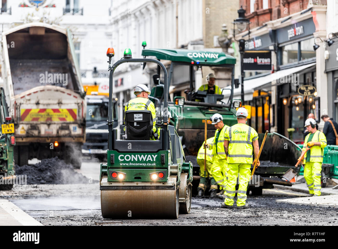 Construction uniforms hi-res stock photography and images - Alamy