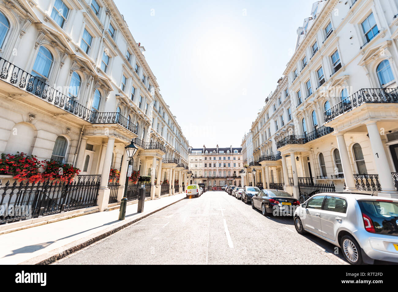 Luxury mews houses hi-res stock photography and images - Alamy