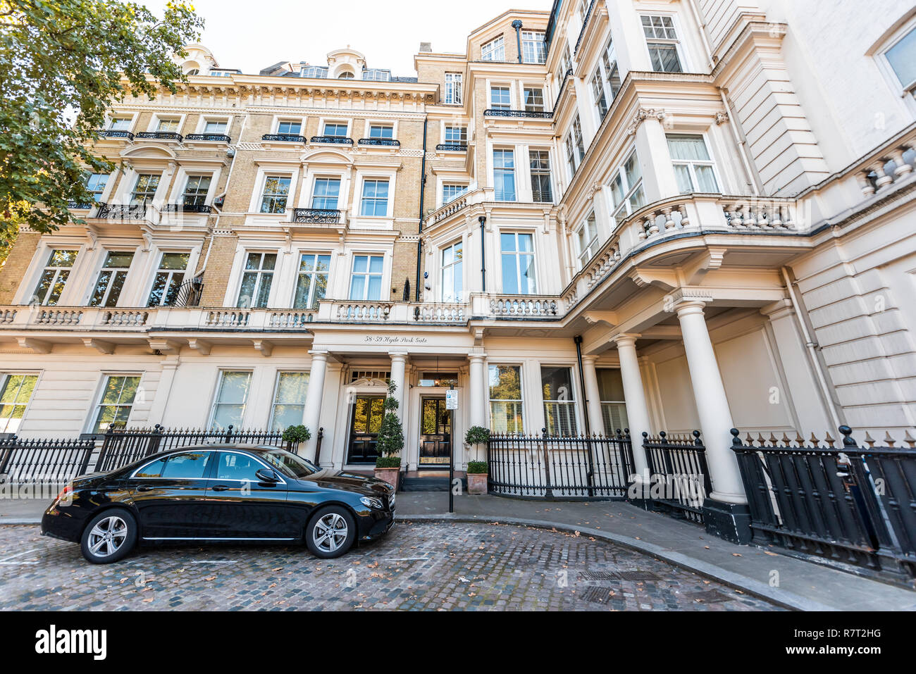 Kensington high street old hi-res stock photography and images - Alamy