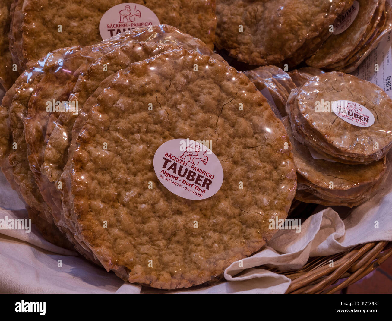 Brittle bread hi-res stock photography and images - Alamy