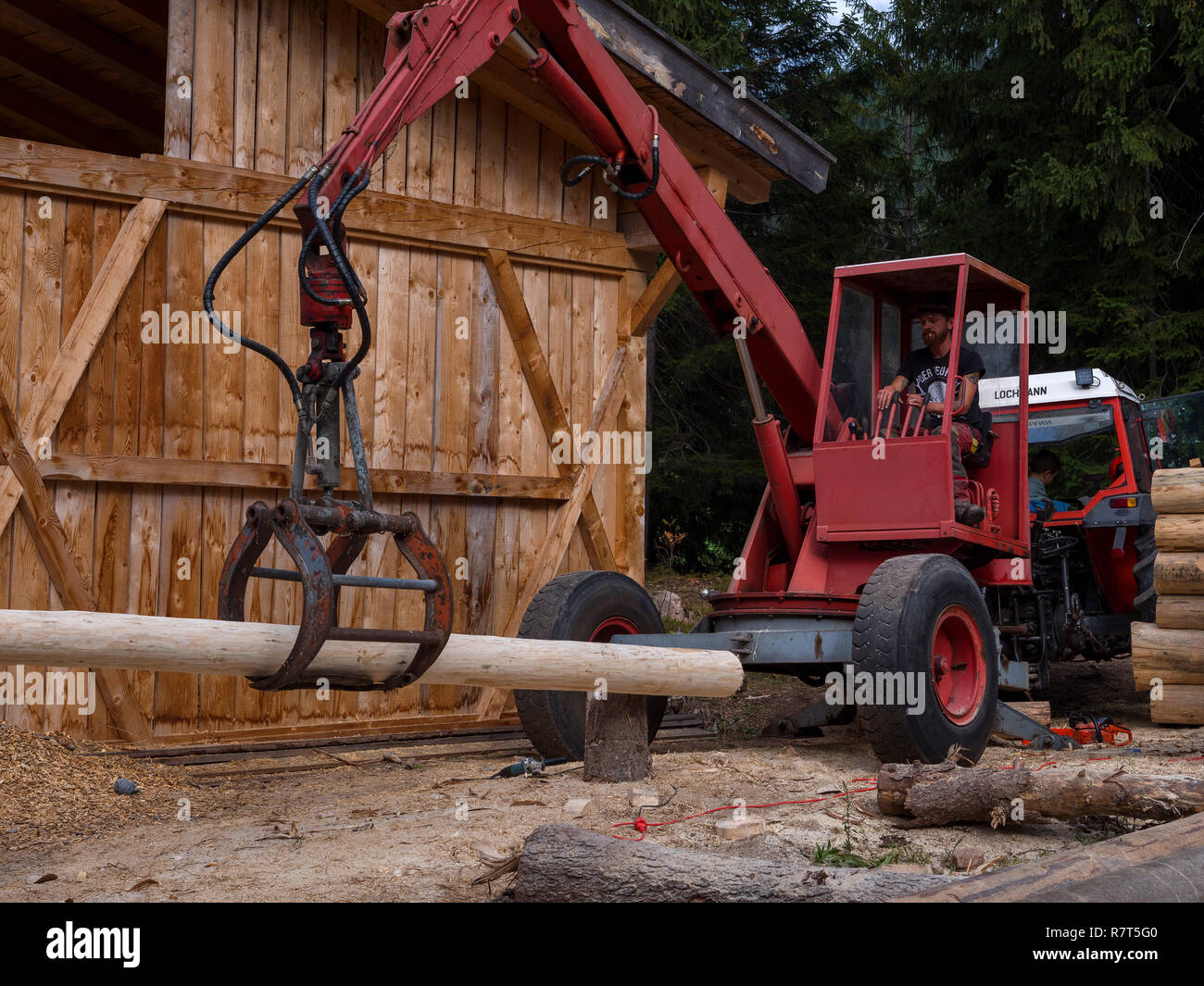Log cabin construction hi-res stock photography and images - Alamy
