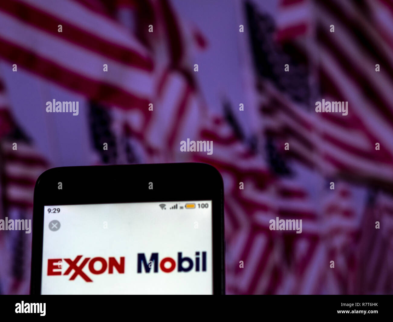 Exxonmobil logo hi-res stock photography and images - Alamy