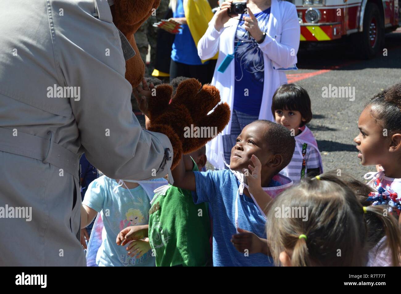 SCHOFIELD BARRACKS — Children gather around McGruff the Crime Dog at ...