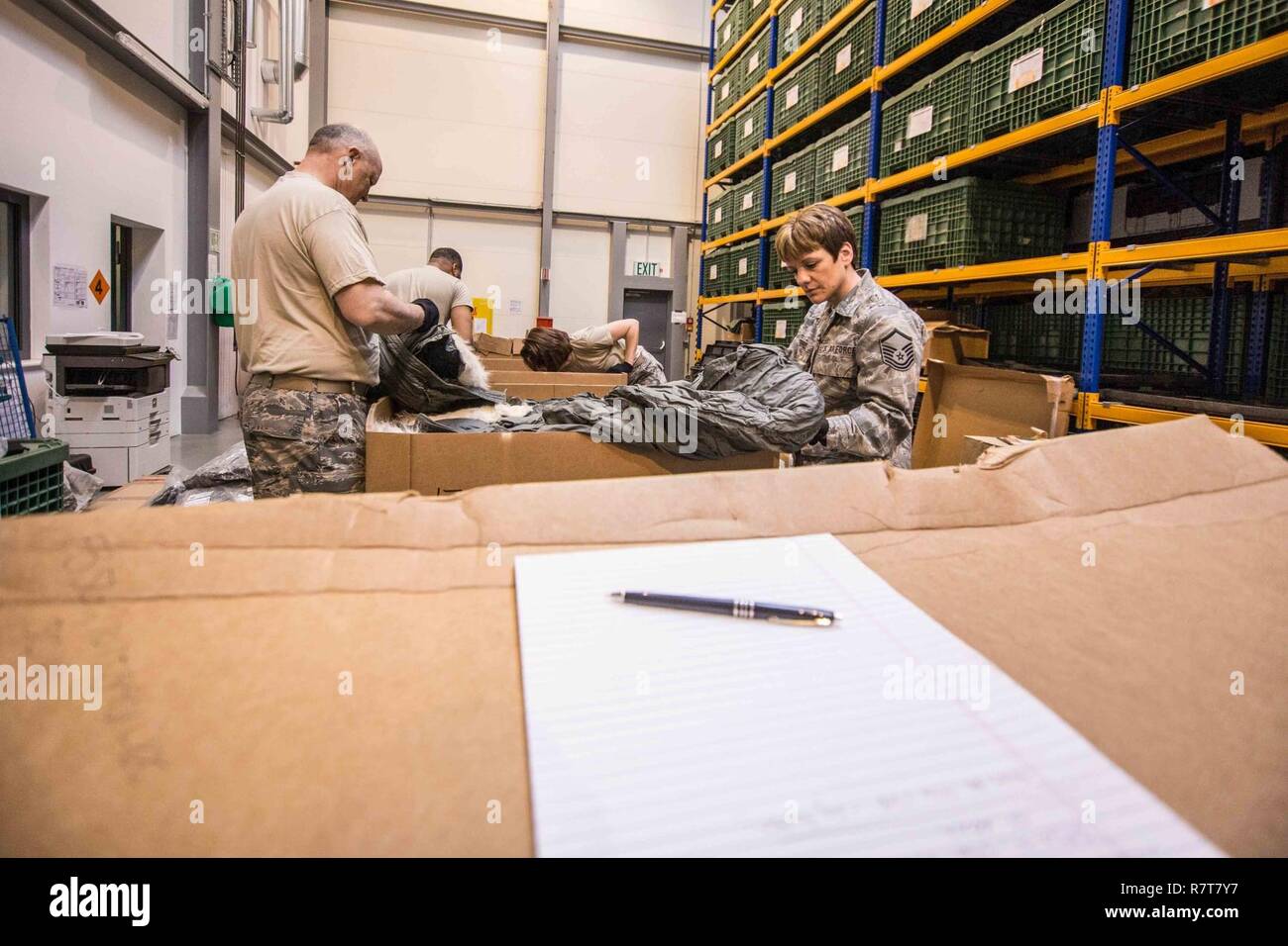 U.S. Airmen with the 139th Logistics Readiness Squadron, Missouri Air ...