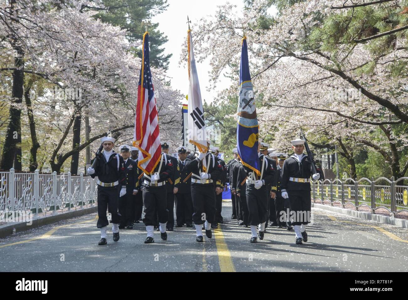 CHINHAE, Republic of Korea (April 7, 2017) Sailors from Commander ...
