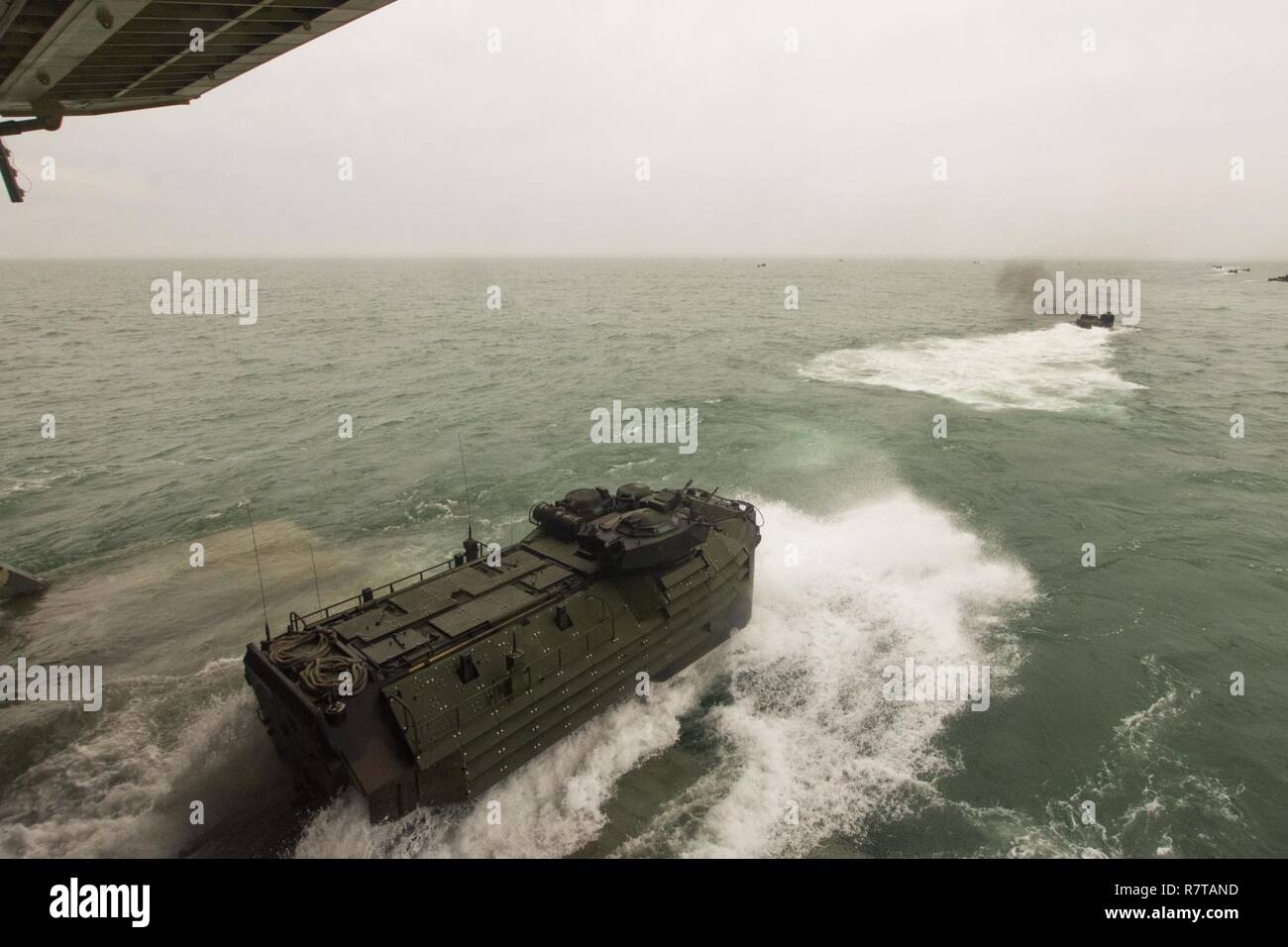ATLANTIC OCEAN (April 5, 2017) AAV-P7/A1 amphibious assault vehicles ...