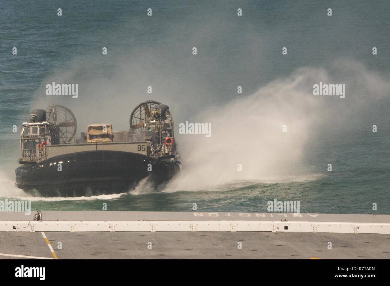 Lcac 24 hi-res stock photography and images - Alamy