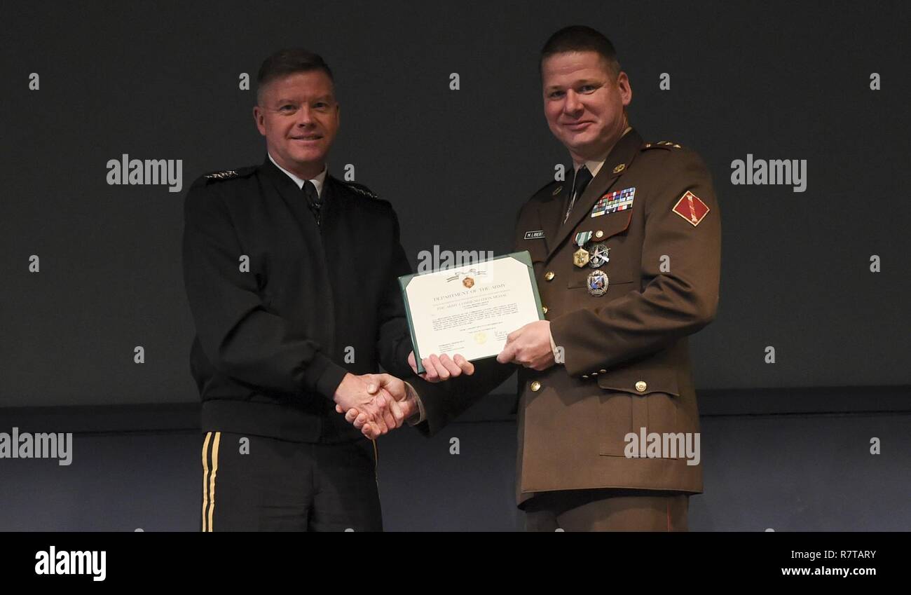 NEWPORT, R.I. (April 3, 2017) Army Gen. David G. Perkins, commanding ...