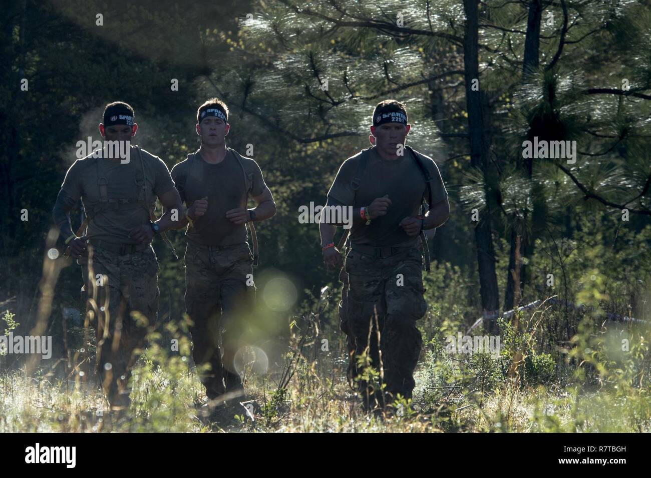 U.S Army Rangers run in a Spartan Race during the Best Ranger ...