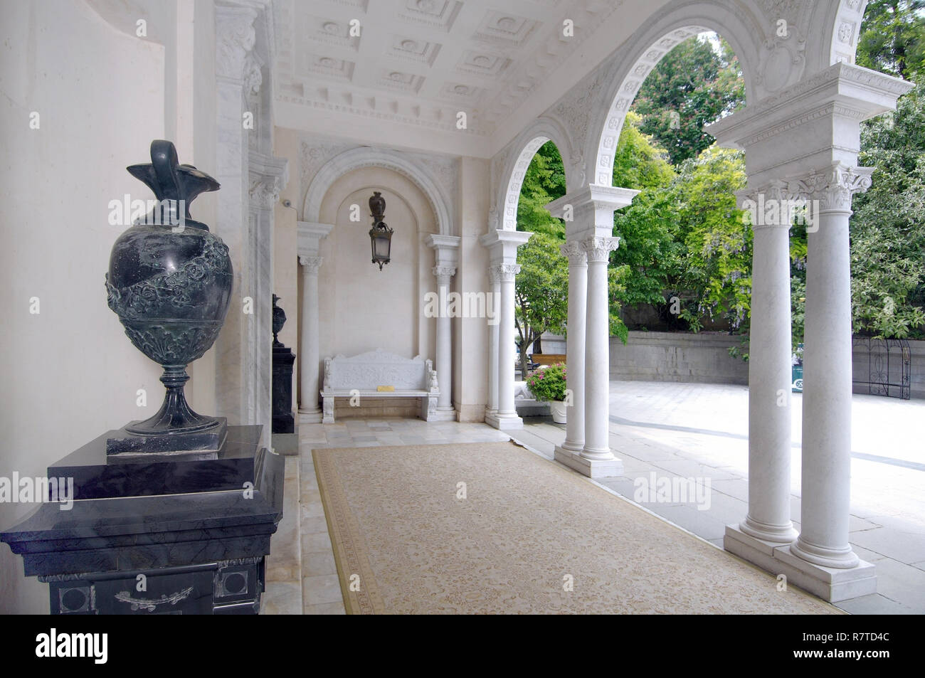 Livadia palace courtyard hi-res stock photography and images - Alamy