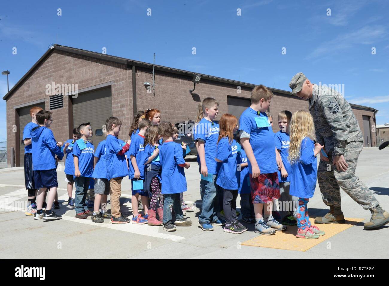 Kids deployment line hi-res stock photography and images - Alamy