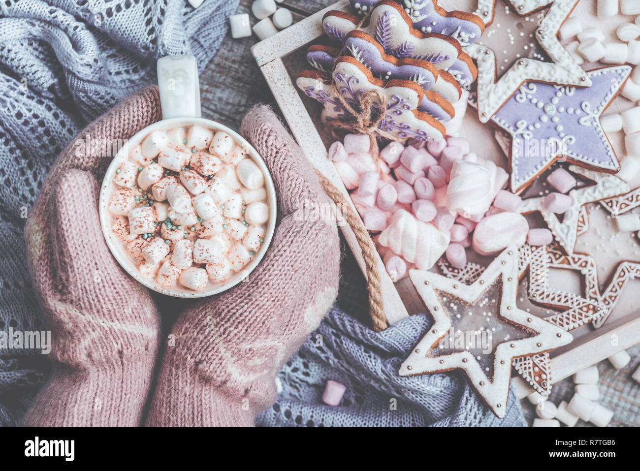 Mittens drink hi-res stock photography and images - Alamy