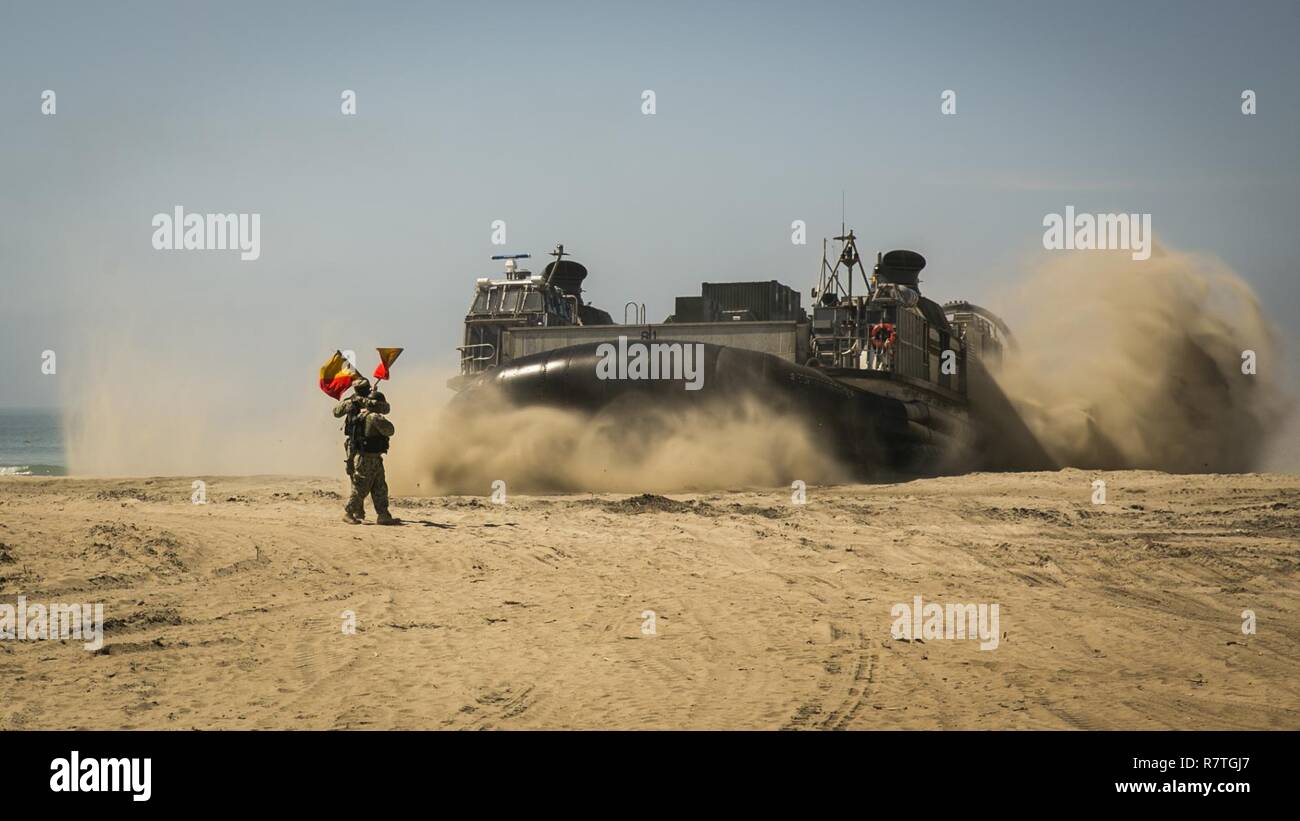 Embarkers hi-res stock photography and images - Alamy