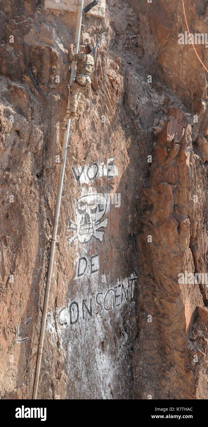 French desert commando course hi-res stock photography and images - Alamy