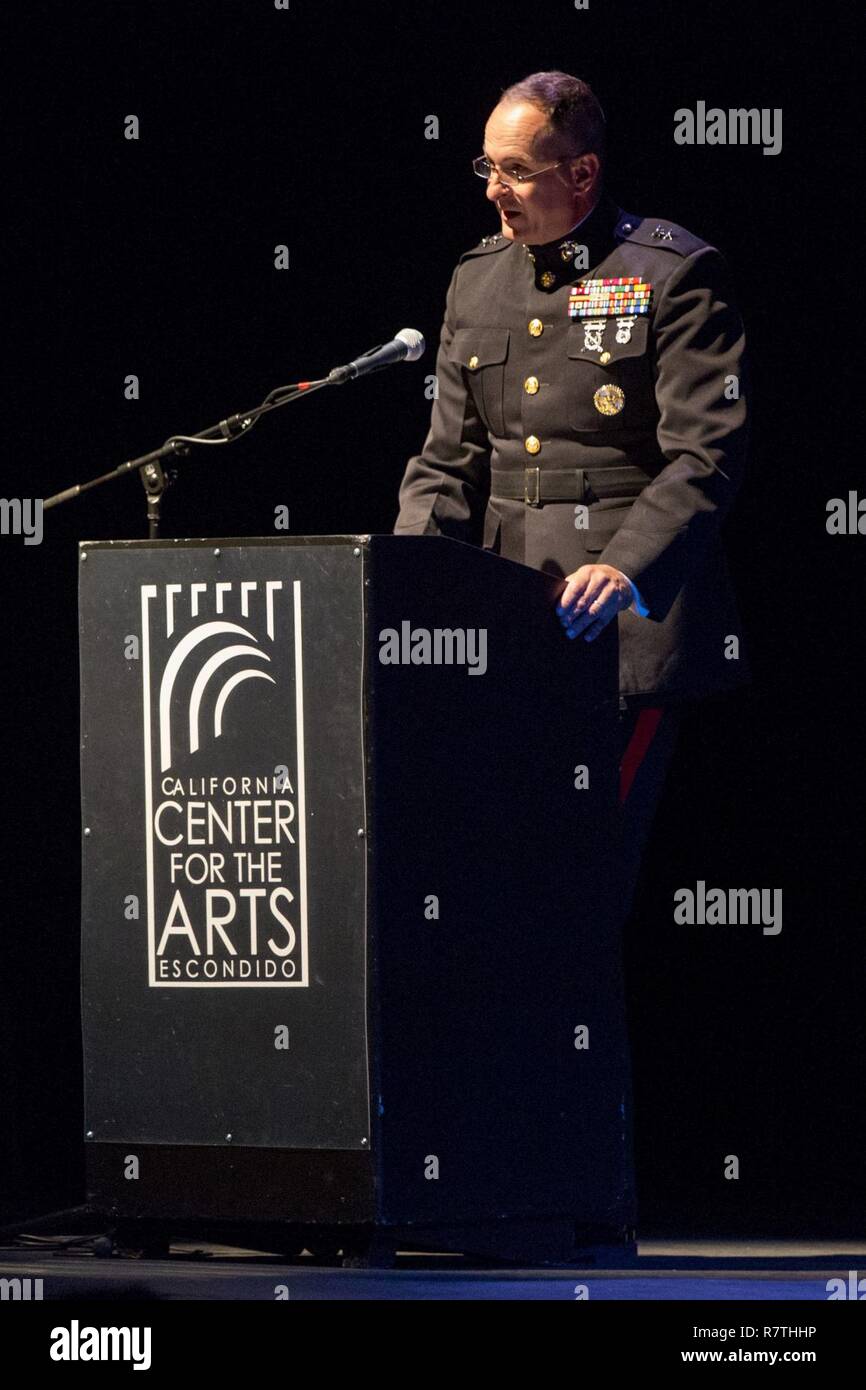 Performing arts during world war i hi-res stock photography and images ...