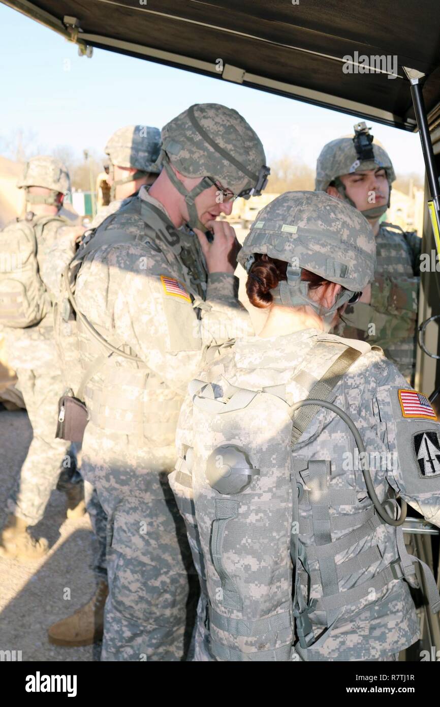 Soldiers with the 76th Infantry Brigade Combat Team train and review ...