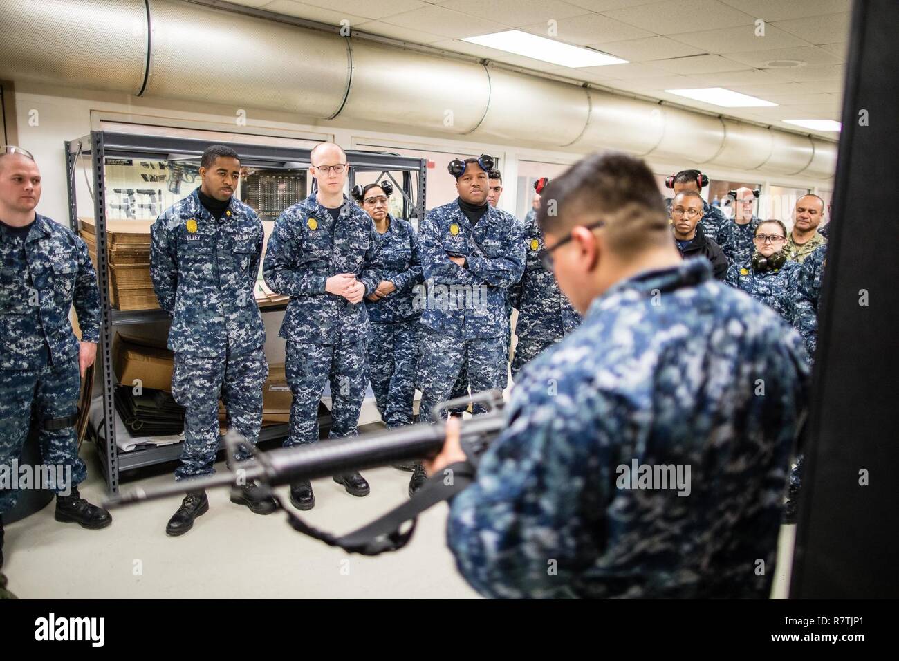 PATUXENT RIVER, Maryland (April 2, 2017) - Gunner's Mate 2nd Class ...