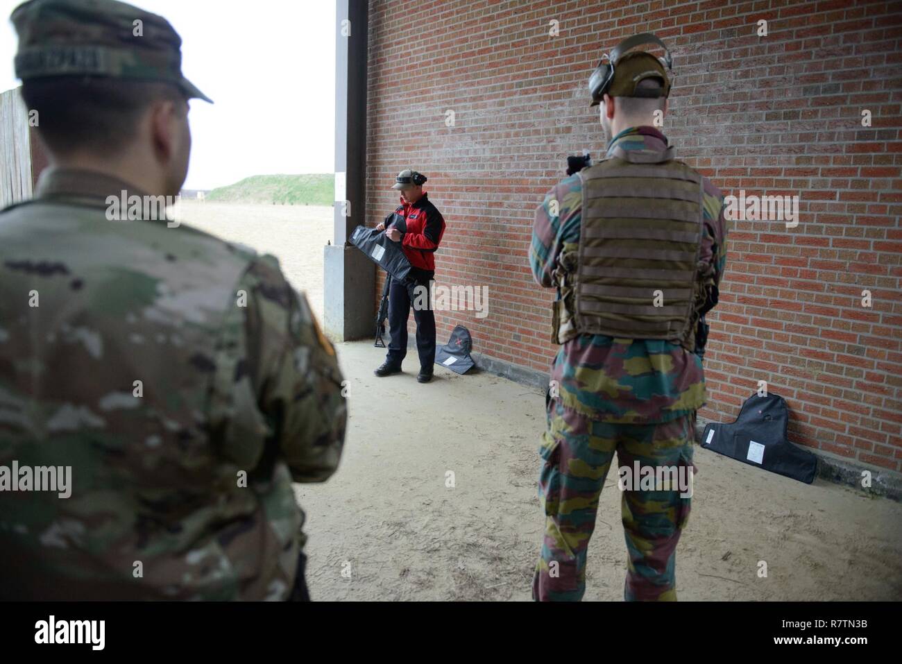 Armed istar hi-res stock photography and images - Alamy