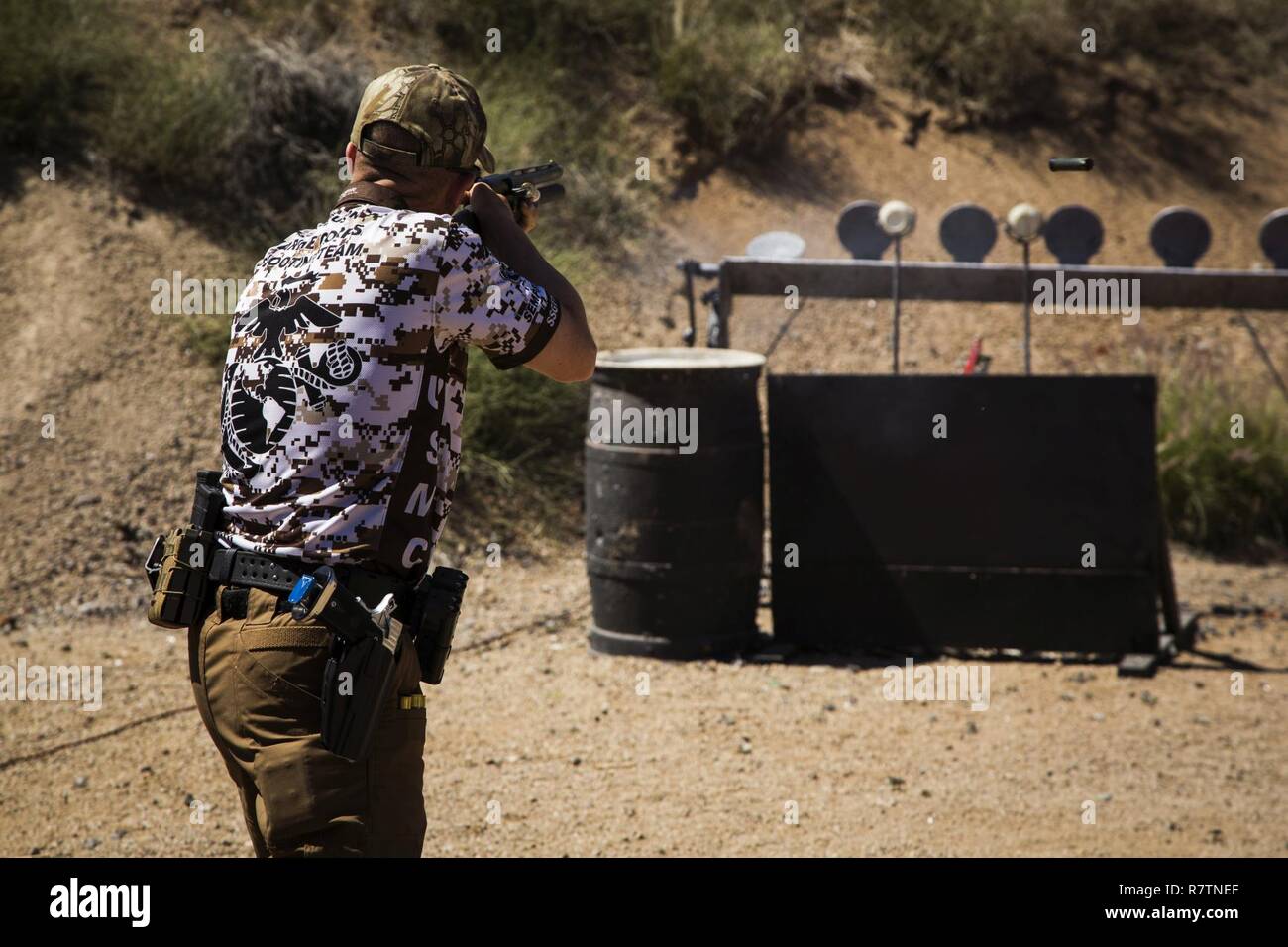 Steel targets hi-res stock photography and images - Alamy