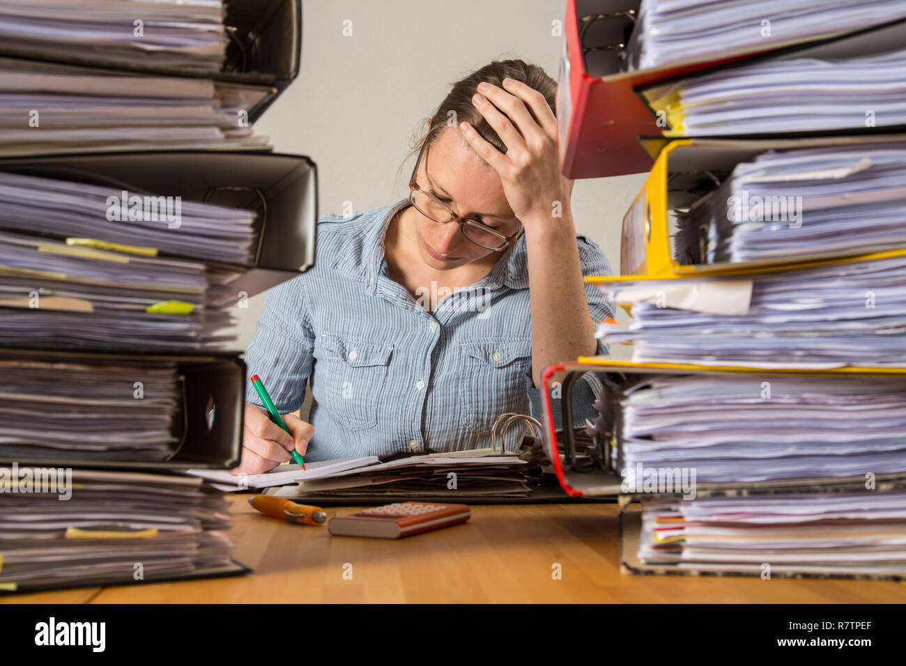 Accounting files hi-res stock photography and images - Alamy