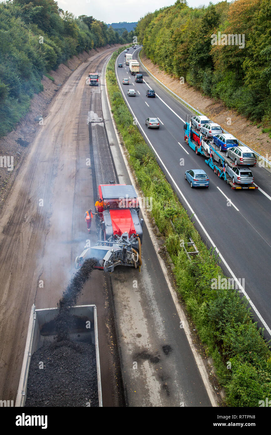 Highway construction hi-res stock photography and images - Alamy