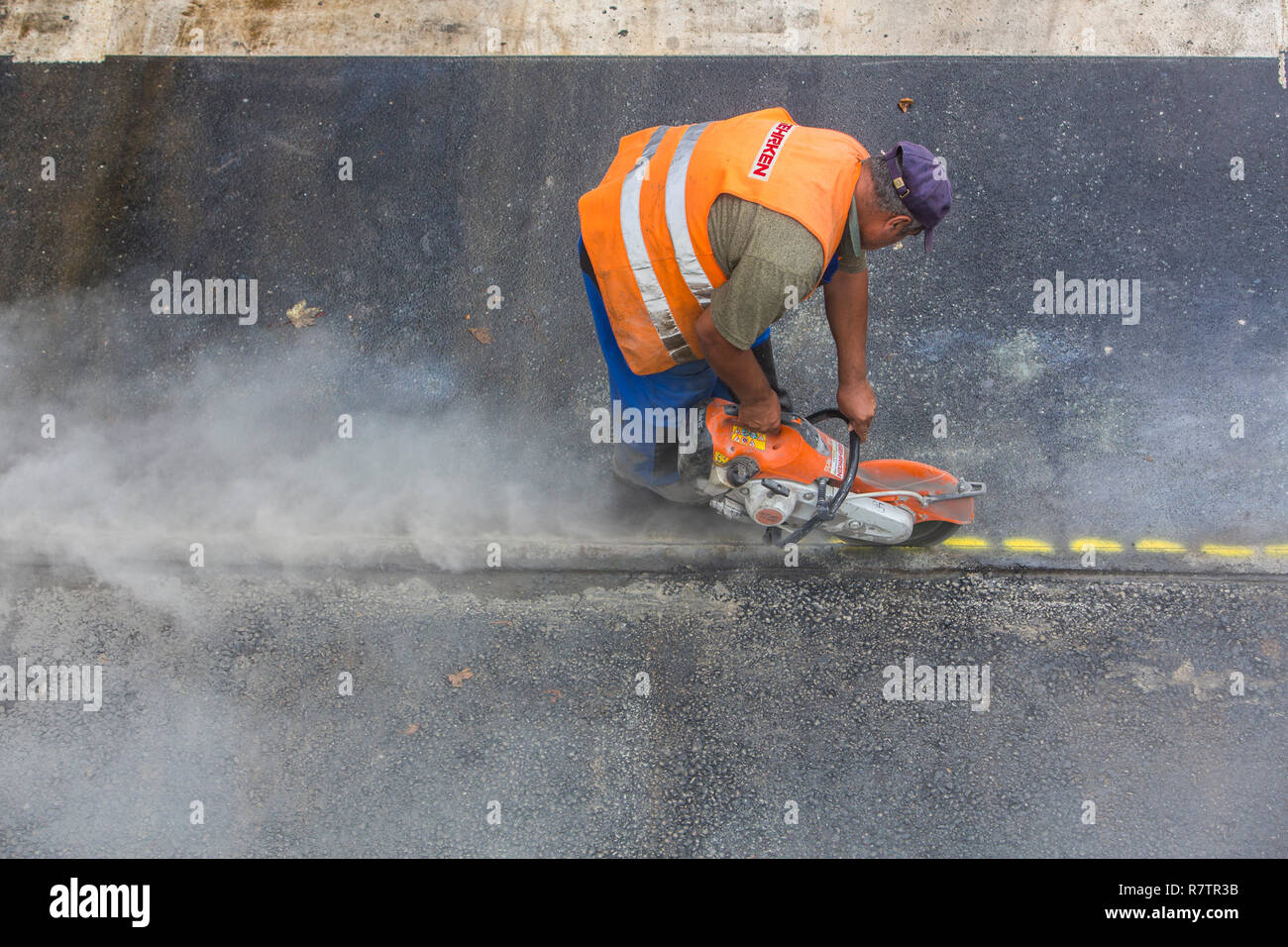 Disc cutter hi-res stock photography and images - Alamy