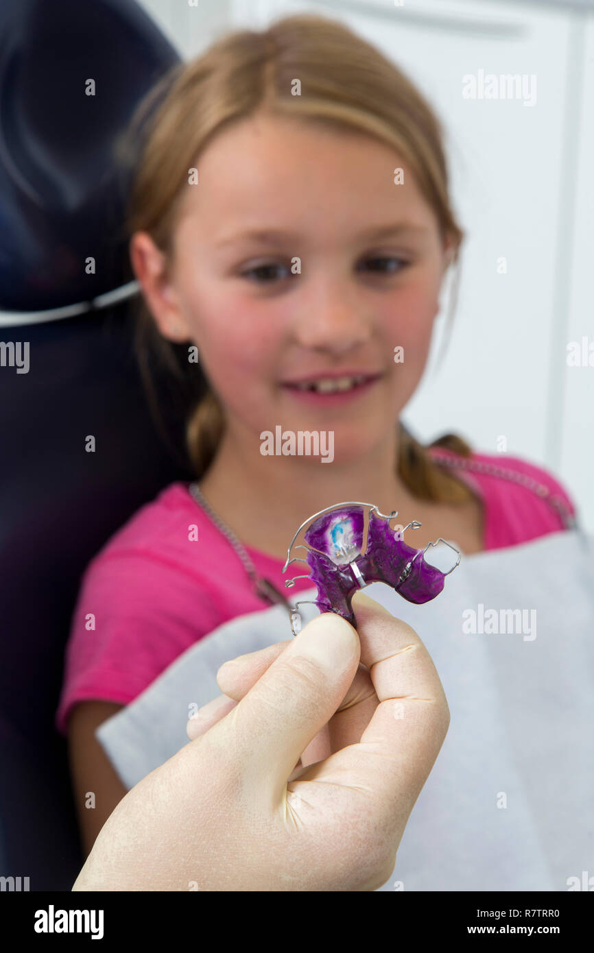 Child dentists dentist patient hi-res stock photography and images - Alamy