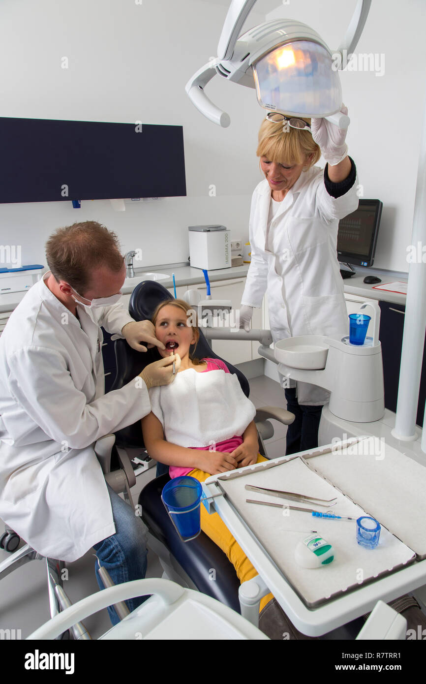Girl dentist hi-res stock photography and images - Alamy