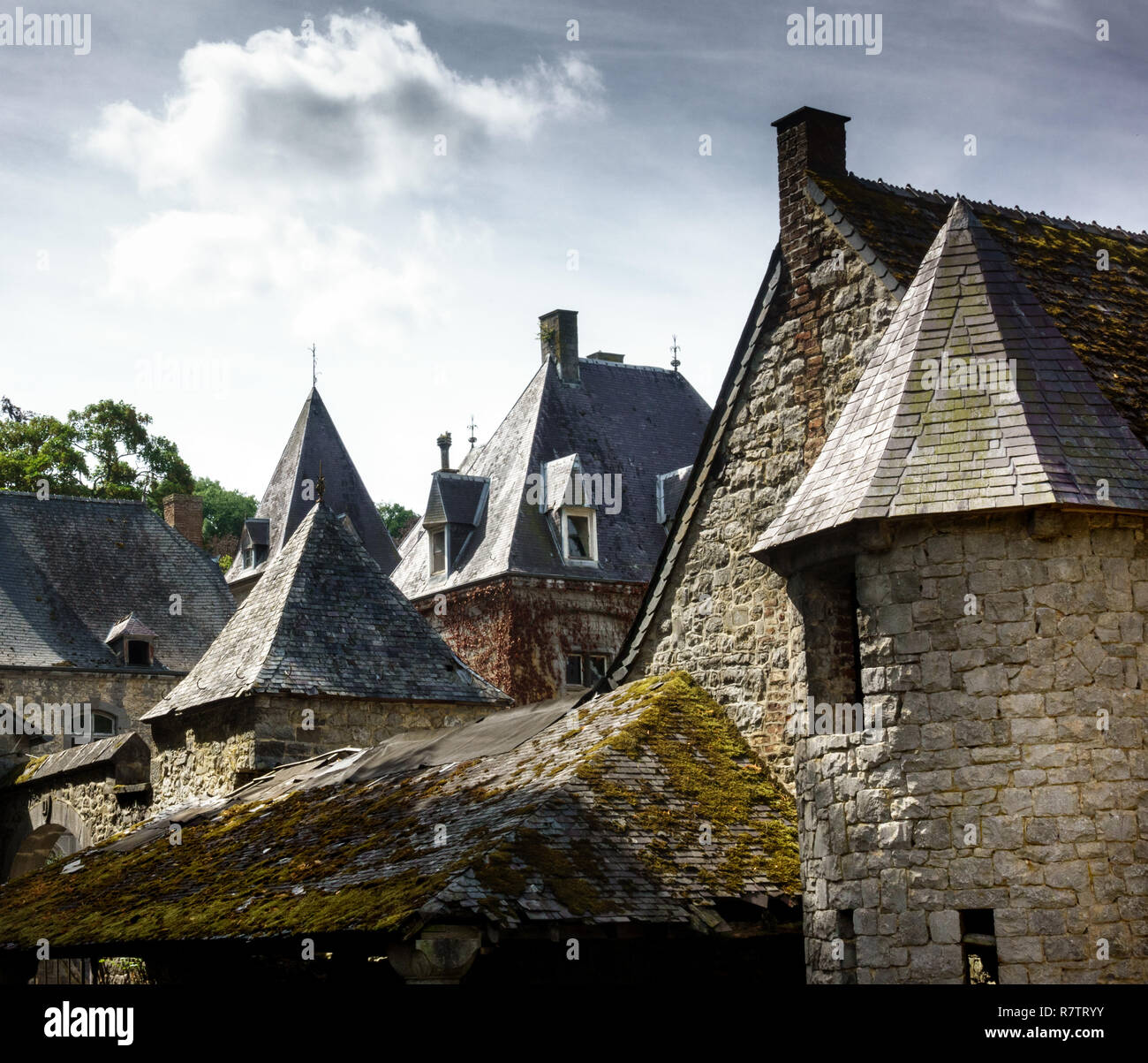 Roof of traditional building Stock Photo - Alamy