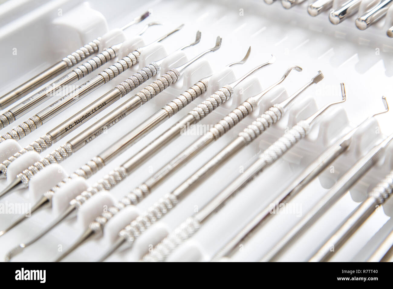 Dental instruments hi-res stock photography and images - Alamy
