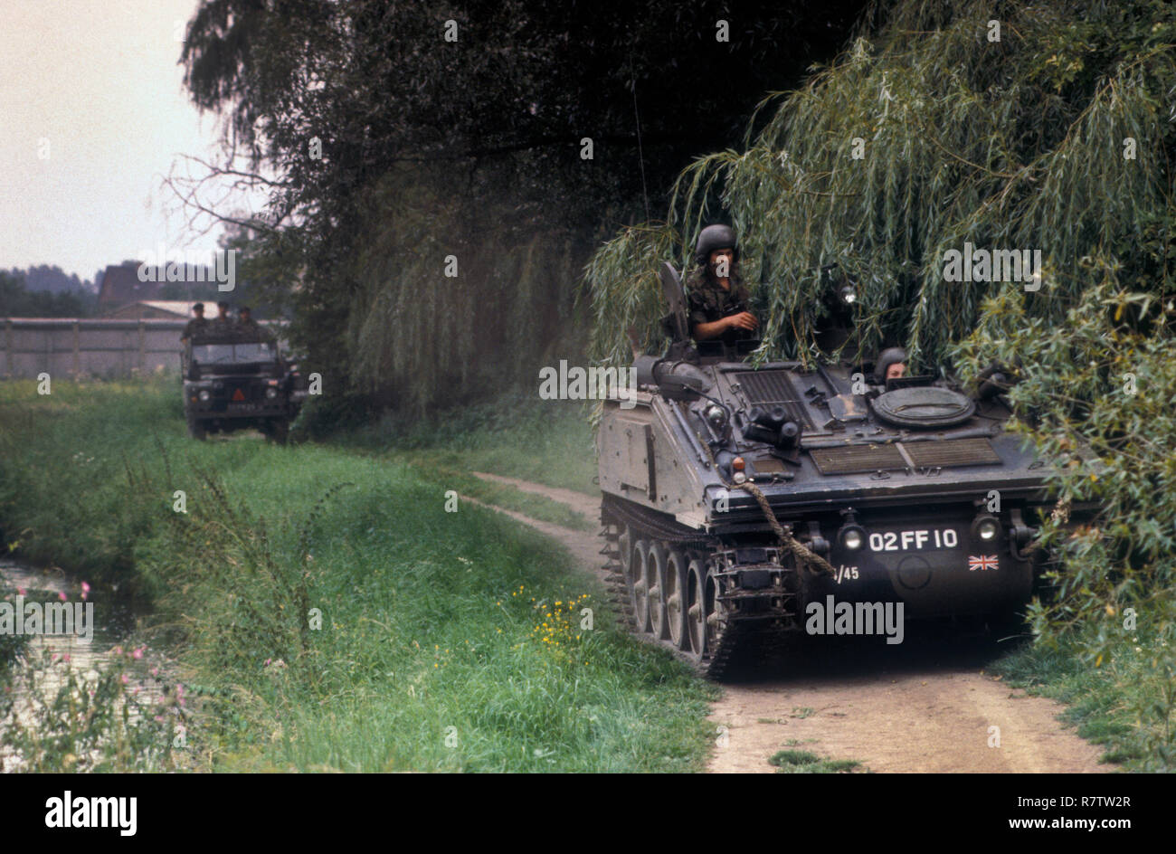 British army patrol hi-res stock photography and images - Alamy