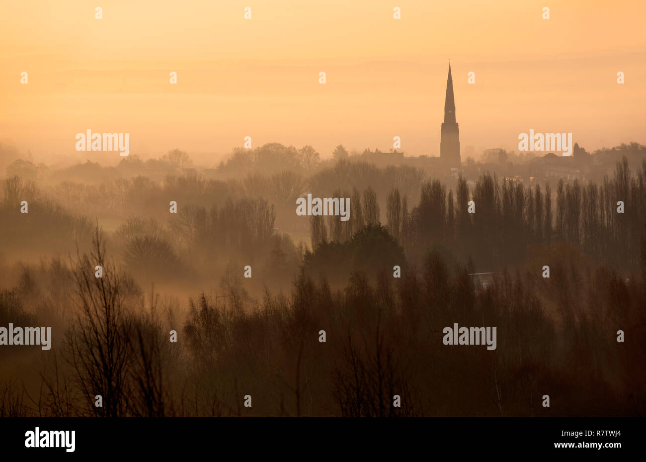 Misty Sunrise Morning over the Gedling Valley from Gedling Country Park ...