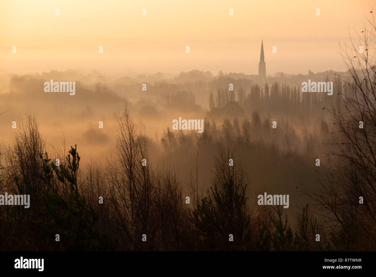 Misty Sunrise Morning over the Gedling Valley from Gedling Country Park ...