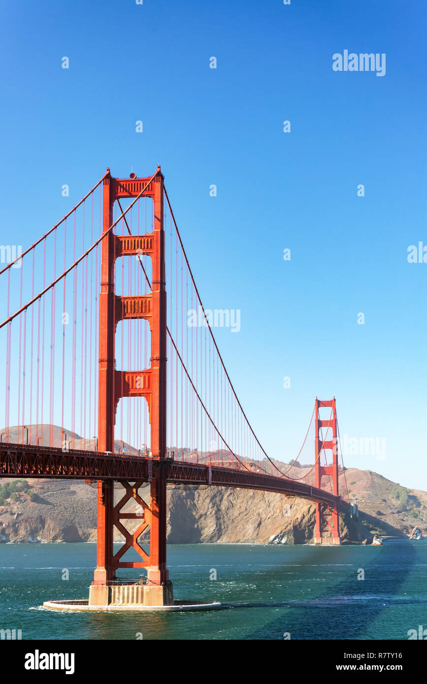 Vertical view golden gate bridge hi-res stock photography and images ...