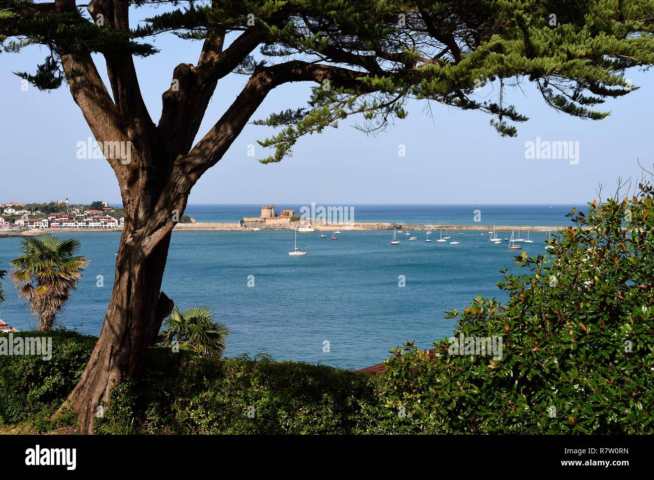 Fort socoa in ciboure on hi-res stock photography and images - Alamy