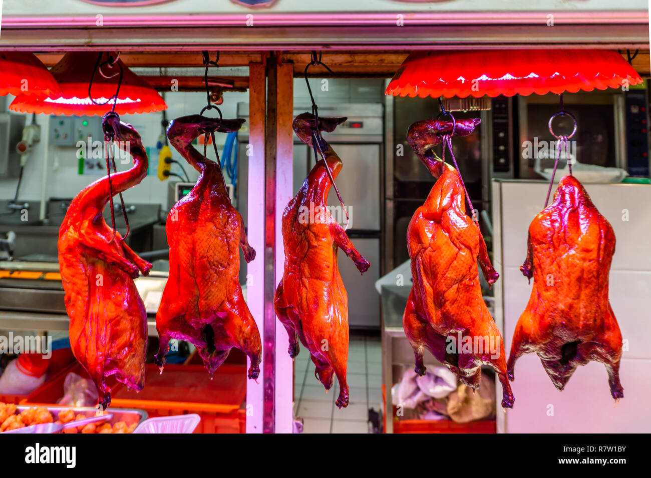 Hoisin duck and noodles hi-res stock photography and images - Alamy
