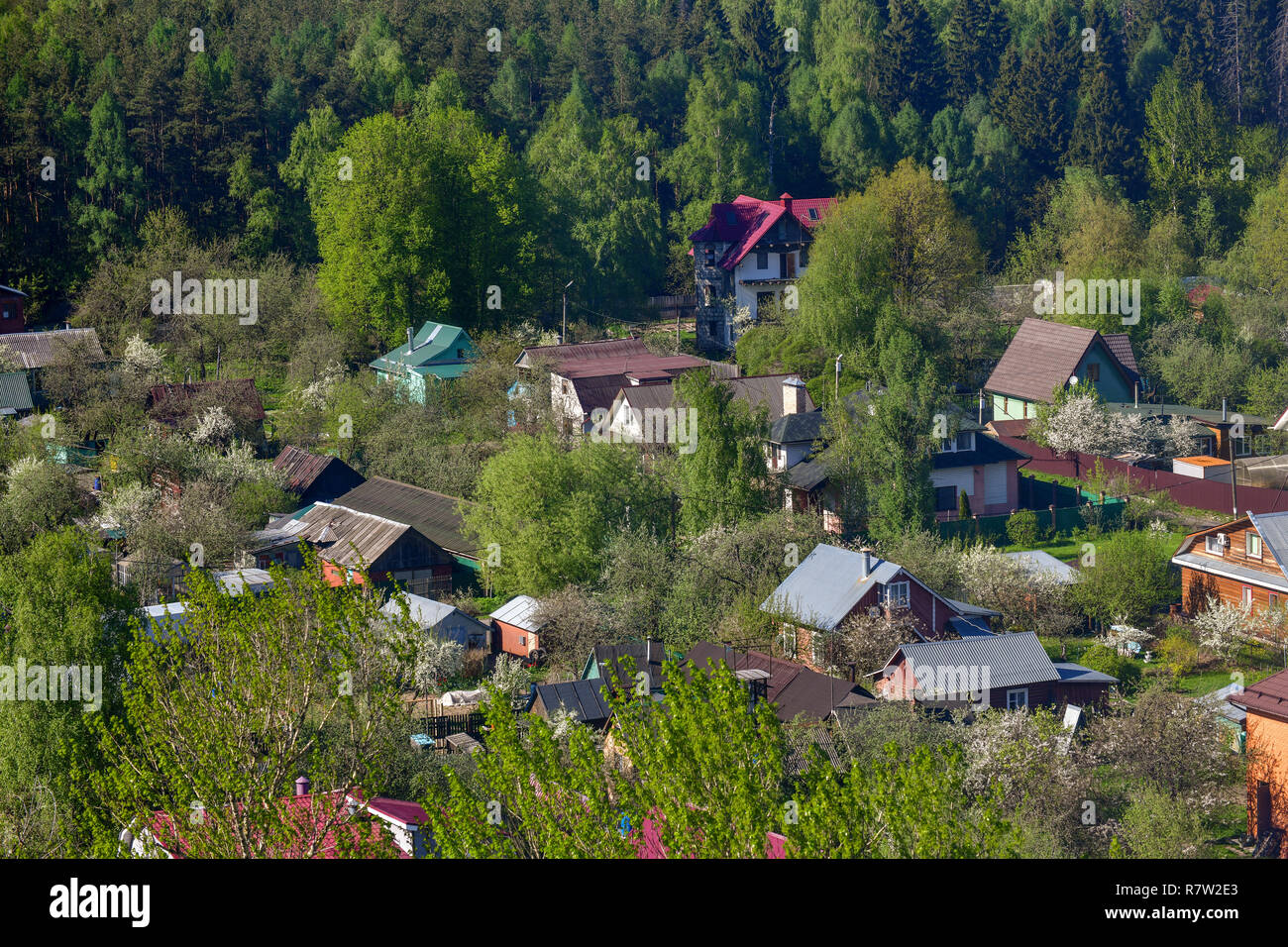 Home roof top and tree hi-res stock photography and images - Alamy