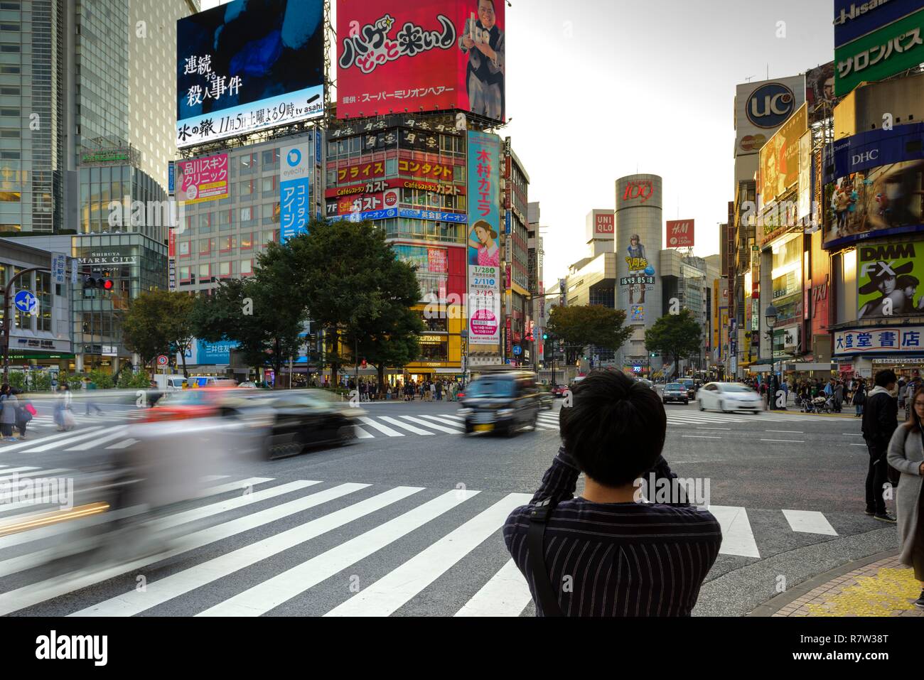 Japan, Shinjuku district, Tokyo, Shibuya crossing is close the the main ...